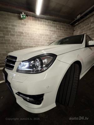 Balts Mercedes-Benz C-Class 2012 Tallina, ar dzinēja tilpumu 2.10 L un nobraukumu 330 tūkst. km par 10590 €, foto 5 vietnē AUTOMOTO.COM.LV