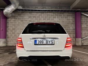 Balts Mercedes-Benz C-Class 2012 Tallina, ar dzinēja tilpumu 2.10 L un nobraukumu 330 tūkst. km par 10590 €, foto 8 vietnē AUTOMOTO.COM.LV