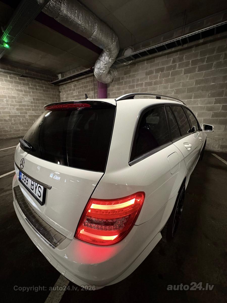 Balts Mercedes-Benz C-Class 2012 Tallina, ar dzinēja tilpumu 2.10 L un nobraukumu 330 tūkst. km par 10590 €, foto 10 vietnē AUTOMOTO.COM.LV