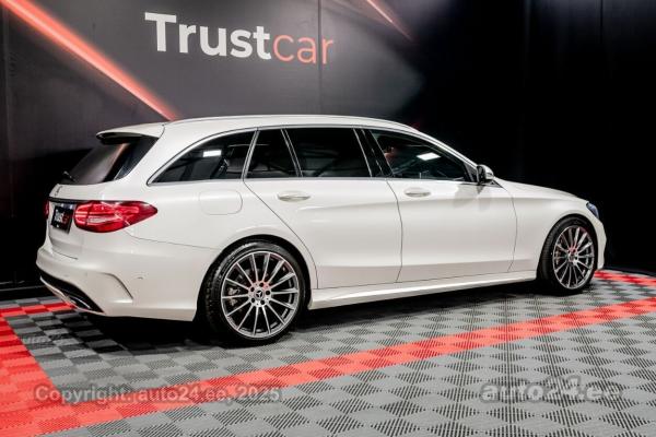 White Mercedes-Benz C-Class 2015 in Parnu, with an engine capacity of 2.10 L and mileage of 205 thousand km for 14999 €, photo 11 on AUTOMOTO.COM.LV