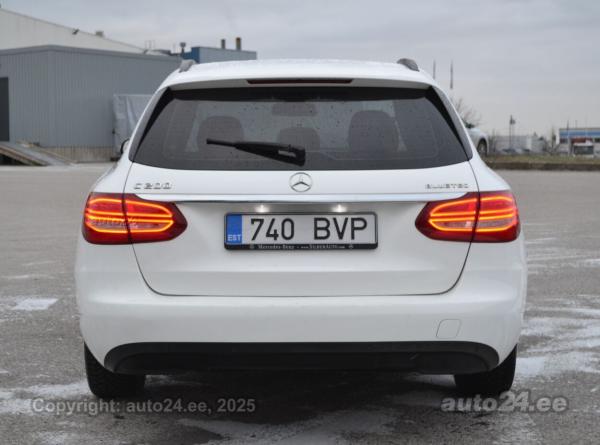 White Mercedes-Benz C-Class 2015 in Tallinn, with an engine capacity of 1.60 L and mileage of 306 thousand km for 9750 €, photo 6 on AUTOMOTO.COM.LV