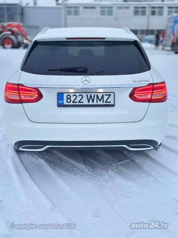 White Mercedes-Benz C-Class 2015 in Viljandi, with an engine capacity of 1.60 L and mileage of 260 thousand km for 10999 €, photo 4 on AUTOMOTO.COM.LV