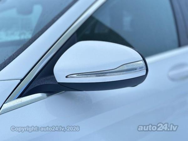 White Mercedes-Benz C-Class 2015 in Viljandi, with an engine capacity of 1.60 L and mileage of 260 thousand km for 10999 €, photo 11 on AUTOMOTO.COM.LV