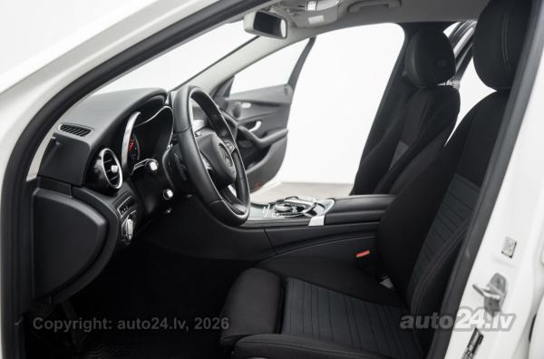 Balts Mercedes-Benz C-Class 2015 Tallina, ar dzinēja tilpumu 2.10 L un nobraukumu 241 tūkst. km par 11899 €, foto 7 vietnē AUTOMOTO.COM.LV