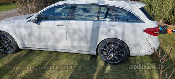 Balts Mercedes-Benz C-Class 2015 Tallina, ar dzinēja tilpumu 2.10 L un nobraukumu 219 tūkst. km par 11500 €, foto 4 vietnē AUTOMOTO.COM.LV