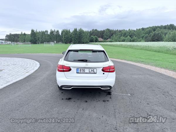 White Mercedes-Benz C-Class 2015 in Tallinn, with an engine capacity of 2.10 L and mileage of 204 thousand km for 12500 €, photo 8 on AUTOMOTO.COM.LV
