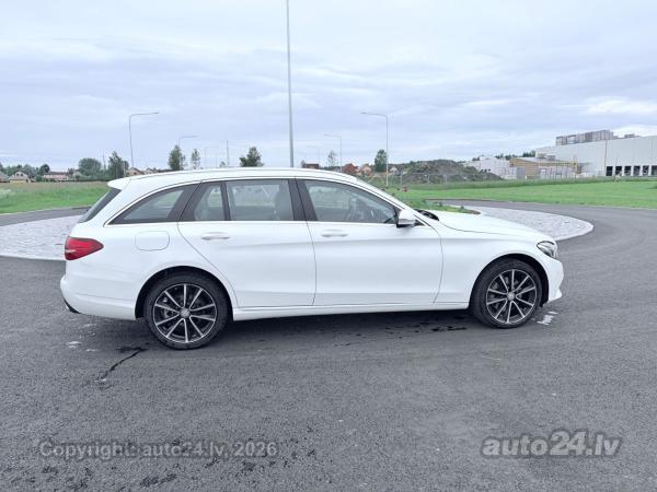 White Mercedes-Benz C-Class 2015 in Tallinn, with an engine capacity of 2.10 L and mileage of 204 thousand km for 12500 €, photo 9 on AUTOMOTO.COM.LV