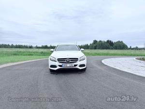 Белый Мерседес Ц-Класс 2015 в Таллин, объемом двигателя 2.10 л и пробегом 204 тыс. км за 12500 €, фото 14 на AUTOMOTO.COM.LV