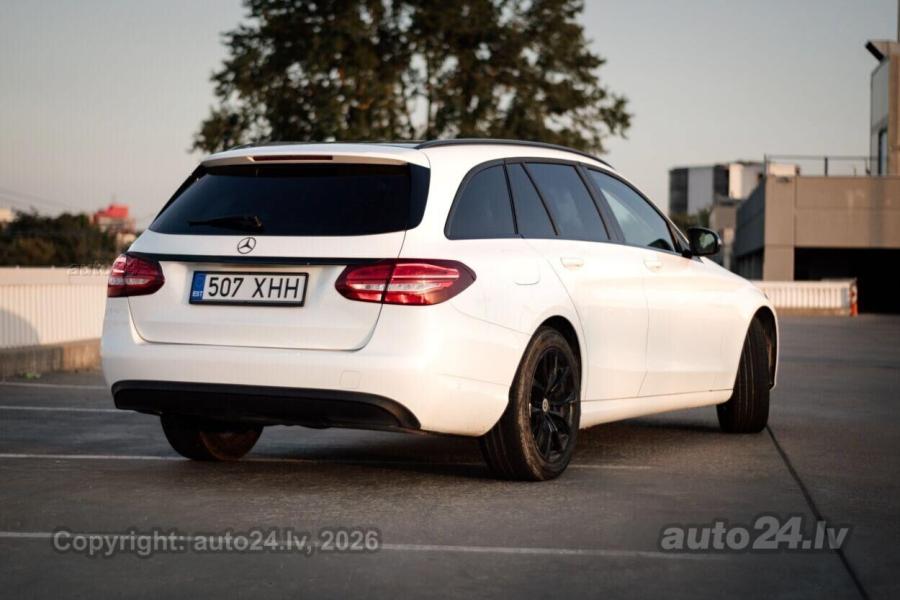 Balts Mercedes-Benz C-Class 2015 Tallina, ar dzinēja tilpumu 1.60 L un nobraukumu 286 tūkst. km par 10000 €, foto 3 vietnē AUTOMOTO.COM.LV
