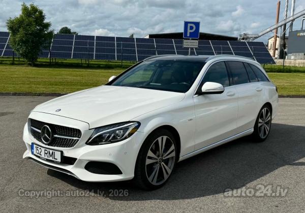 White Mercedes-Benz C-Class 2015 in Tallinn, with an engine capacity of 2.10 L and mileage of 258 thousand km for 15300 €, photo 3 on AUTOMOTO.COM.LV