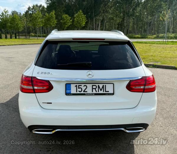 White Mercedes-Benz C-Class 2015 in Tallinn, with an engine capacity of 2.10 L and mileage of 258 thousand km for 15300 €, photo 9 on AUTOMOTO.COM.LV
