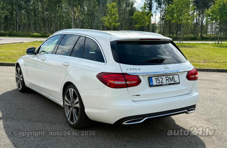 White Mercedes-Benz C-Class 2015 in Tallinn, with an engine capacity of 2.10 L and mileage of 258 thousand km for 15300 €, photo 10 on AUTOMOTO.COM.LV