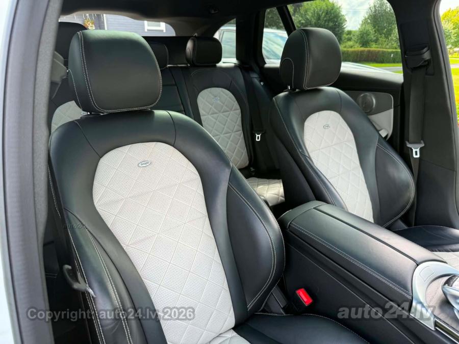 White Mercedes-Benz C-Class 2015 in Tallinn, with an engine capacity of 2.10 L and mileage of 258 thousand km for 15300 €, photo 13 on AUTOMOTO.COM.LV