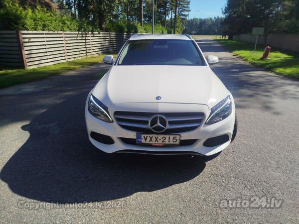 Mercedes-Benz C-Class 2015 Tallina vietnē Balts Mercedes-Benz C-Class 2015 Tallina, ar dzinēja tilpumu 2.00 L un nobraukumu 165 tūkst. km par 10900 €, foto 1 vietnē AUTOMOTO.COM.LV