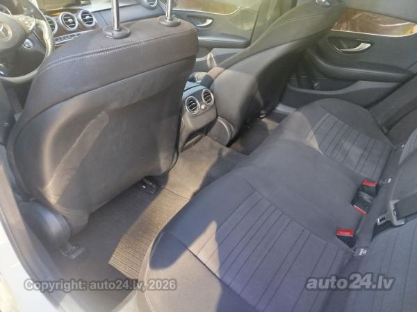 Mercedes-Benz C-Class 2015 Tallina vietnē Balts Mercedes-Benz C-Class 2015 Tallina, ar dzinēja tilpumu 2.00 L un nobraukumu 165 tūkst. km par 10900 €, foto 8 vietnē AUTOMOTO.COM.LV