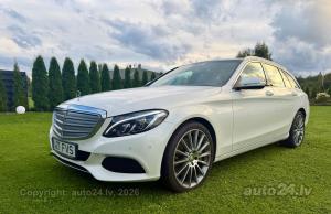 White Mercedes-Benz C-Class 2015 in Viljandi, with an engine capacity of 3.00 L and mileage of 131 thousand km for 19999 €, photo 4 on AUTOMOTO.COM.LV