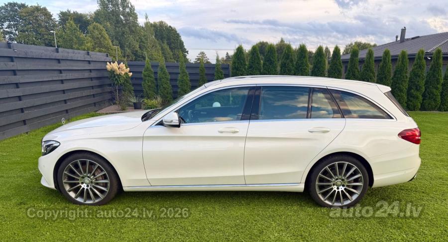 White Mercedes-Benz C-Class 2015 in Viljandi, with an engine capacity of 3.00 L and mileage of 131 thousand km for 19999 €, photo 6 on AUTOMOTO.COM.LV