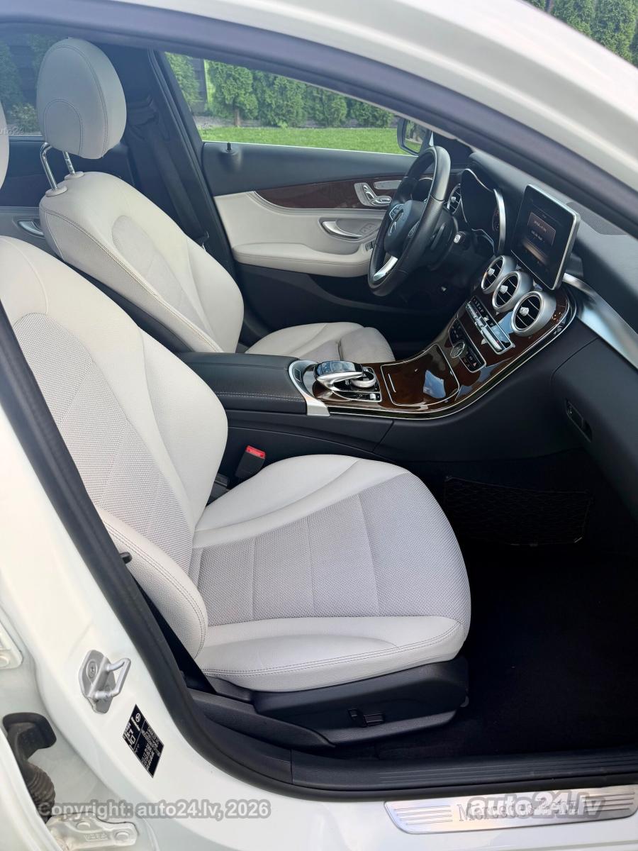 White Mercedes-Benz C-Class 2015 in Viljandi, with an engine capacity of 3.00 L and mileage of 131 thousand km for 19999 €, photo 11 on AUTOMOTO.COM.LV