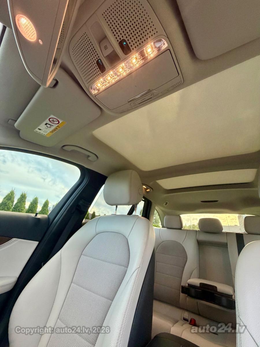 White Mercedes-Benz C-Class 2015 in Viljandi, with an engine capacity of 3.00 L and mileage of 131 thousand km for 19999 €, photo 17 on AUTOMOTO.COM.LV