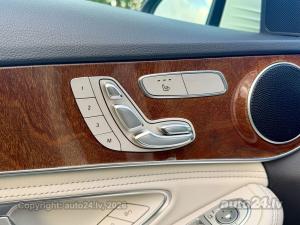 White Mercedes-Benz C-Class 2015 in Viljandi, with an engine capacity of 3.00 L and mileage of 131 thousand km for 19999 €, photo 22 on AUTOMOTO.COM.LV