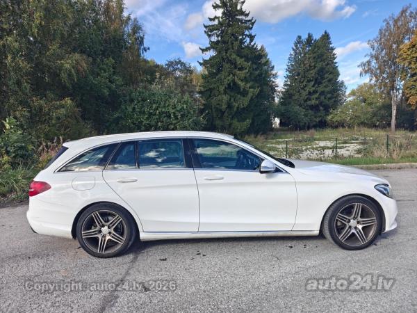 Белый Мерседес Ц-Класс 2015 в Таллин, объемом двигателя 2.10 л и пробегом 380 тыс. км за 9800 €, фото 3 на AUTOMOTO.COM.LV