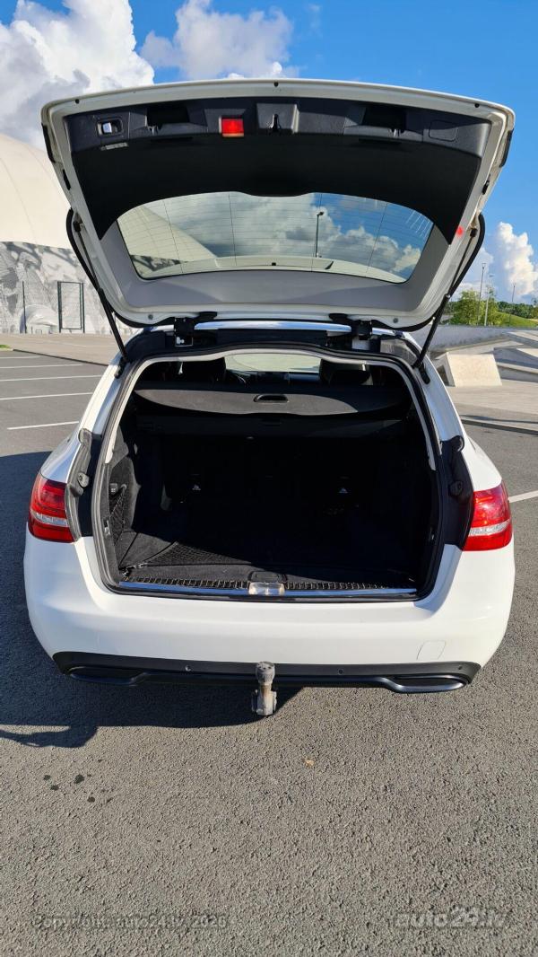 White Mercedes-Benz C-Class 2016 in Tallinn, with an engine capacity of 2.10 L and mileage of 224 thousand km for 14957 €, photo 7 on AUTOMOTO.COM.LV