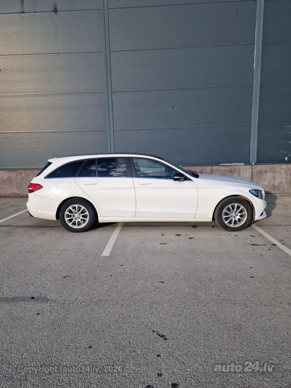 White Mercedes-Benz C-Class 2016 in Tallinn, with an engine capacity of 2.10 L and mileage of 280 thousand km for 8200 €, photo 2 on AUTOMOTO.COM.LV