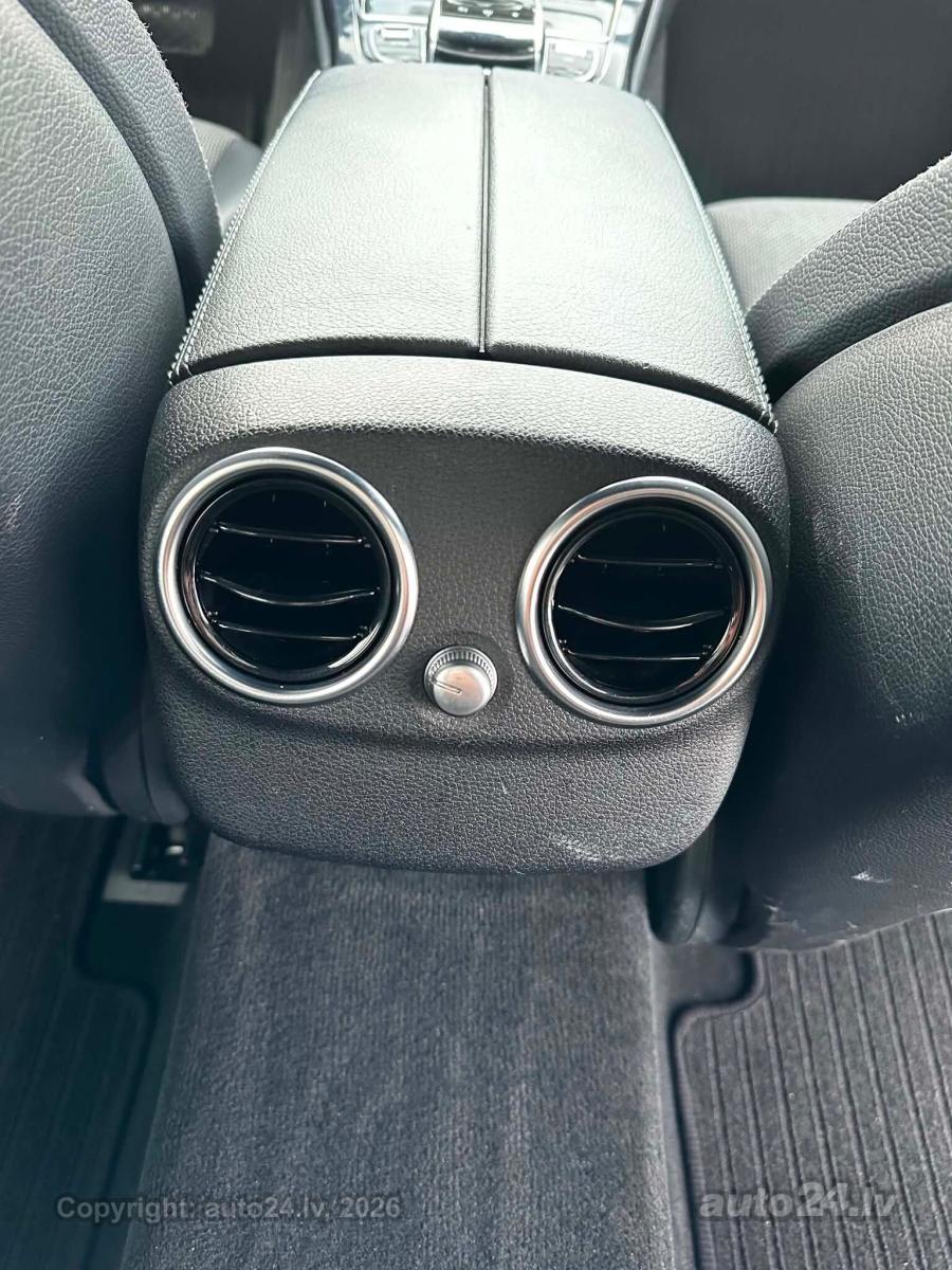 White Mercedes-Benz C-Class 2016 in Tallinn, with an engine capacity of 2.10 L and mileage of 344 thousand km for 10900 €, photo 12 on AUTOMOTO.COM.LV