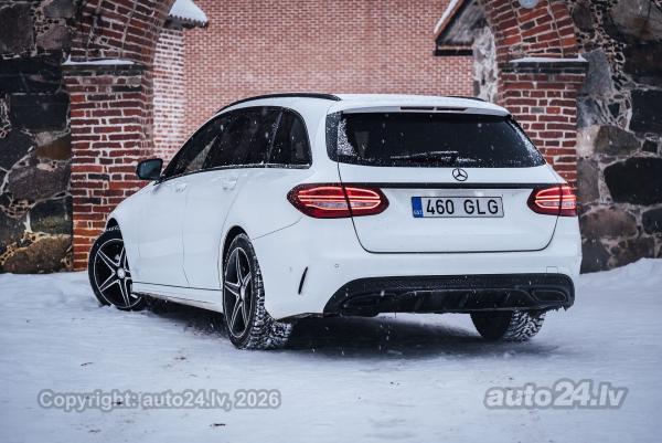 Мерседес Ц-Класс 2016 в Пярну на AUTOMOTO.COM.LV Белый Мерседес Ц-Класс 2016 в Пярну, объемом двигателя 2.10 л и пробегом 260 тыс. км за 13900 €, фото 3 на AUTOMOTO.COM.LV