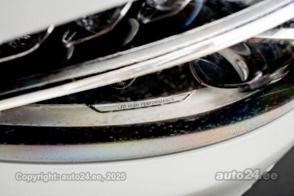 White Mercedes-Benz C-Class 2017 in Parnu, with an engine capacity of 2.10 L and mileage of 111 thousand km for 19900 €, photo 11 on AUTOMOTO.COM.LV