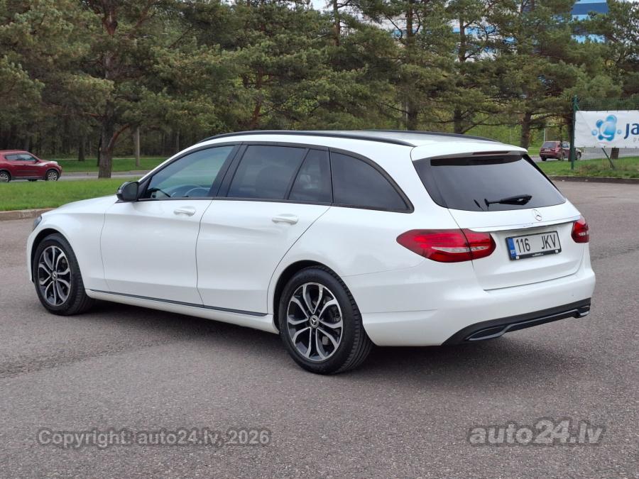 White Mercedes-Benz C-Class 2017 in Tallinn, with an engine capacity of 2.00 L and mileage of 346 thousand km for 11900 €, photo 5 on AUTOMOTO.COM.LV