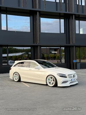 Белый Мерседес Ц-Класс 2017 в Тарту, объемом двигателя 4.00 л и пробегом 130 тыс. км за 59000 €, фото 3 на AUTOMOTO.COM.LV