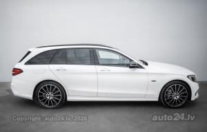 Balts Mercedes-Benz C-Class 2017 Tallina, ar dzinēja tilpumu 2.00 L un nobraukumu 156 tūkst. km par 12999 €, foto 5 vietnē AUTOMOTO.COM.LV