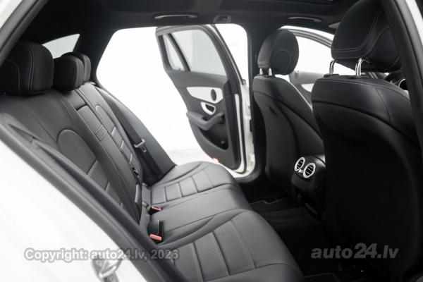 White Mercedes-Benz C-Class 2017 in Tallinn, with an engine capacity of 2.00 L and mileage of 156 thousand km for 12999 €, photo 10 on AUTOMOTO.COM.LV