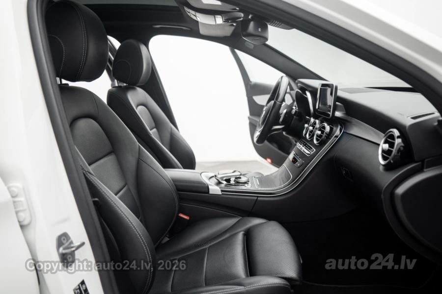 Balts Mercedes-Benz C-Class 2017 Tallina, ar dzinēja tilpumu 2.00 L un nobraukumu 156 tūkst. km par 12999 €, foto 12 vietnē AUTOMOTO.COM.LV