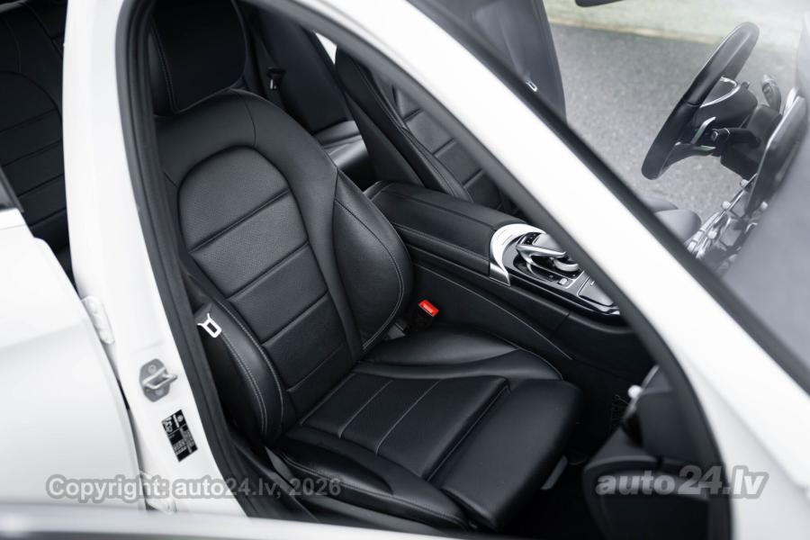 White Mercedes-Benz C-Class 2017 in Tallinn, with an engine capacity of 2.00 L and mileage of 190 thousand km for 13900 €, photo 18 on AUTOMOTO.COM.LV
