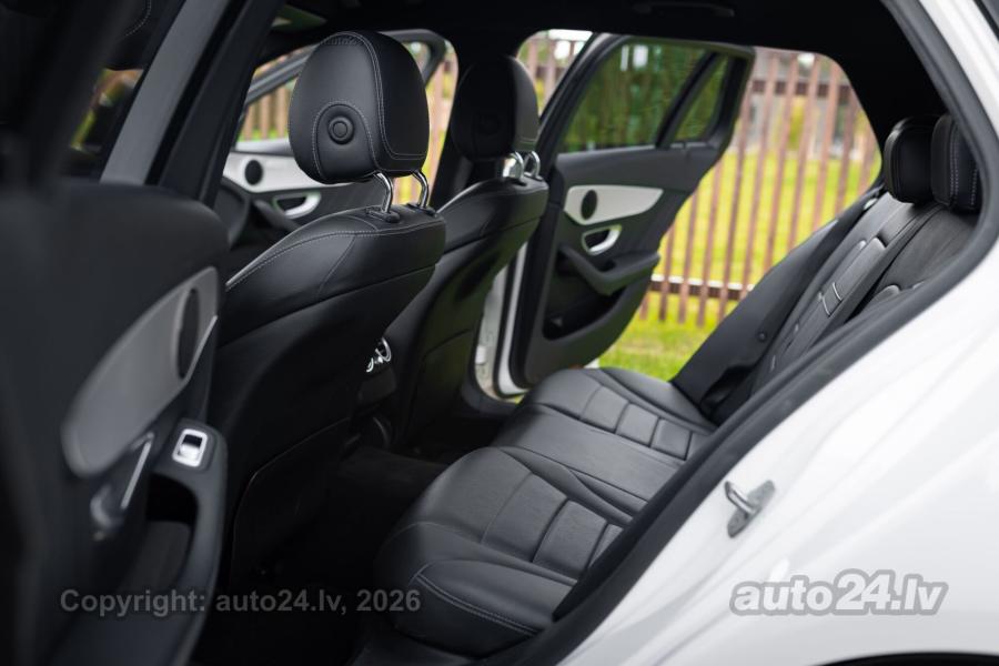 White Mercedes-Benz C-Class 2017 in Tallinn, with an engine capacity of 2.00 L and mileage of 190 thousand km for 13900 €, photo 19 on AUTOMOTO.COM.LV