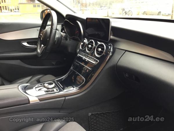 White Mercedes-Benz C-Class 2019 in Tartu, with an engine capacity of 1.60 L and mileage of 258 thousand km for 16300 €, photo 11 on AUTOMOTO.COM.LV