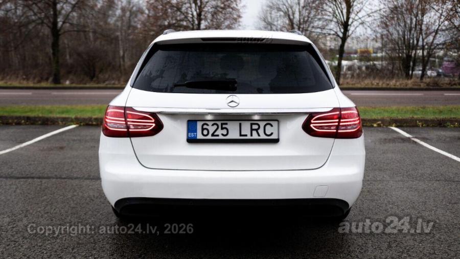 Balts Mercedes-Benz C-Class 2019 Tallina, ar dzinēja tilpumu 1.60 L un nobraukumu 284 tūkst. km par 11790 €, foto 5 vietnē AUTOMOTO.COM.LV