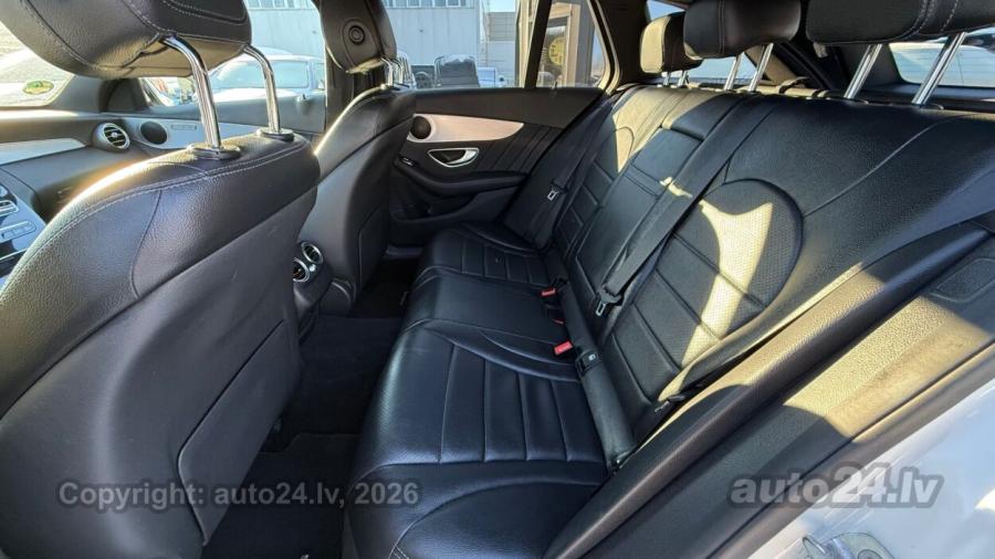 White Mercedes-Benz C-Class 2019 in Tallinn, with an engine capacity of 2.00 L and mileage of 163 thousand km for 21900 €, photo 26 on AUTOMOTO.COM.LV