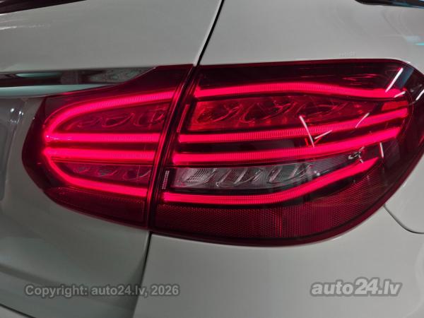 White Mercedes-Benz C-Class 2019 in Tallinn, with an engine capacity of 1.95 L and mileage of 244 thousand km for 22999 €, photo 6 on AUTOMOTO.COM.LV