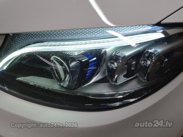 White Mercedes-Benz C-Class 2019 in Tallinn, with an engine capacity of 1.95 L and mileage of 244 thousand km for 22999 €, photo 7 on AUTOMOTO.COM.LV
