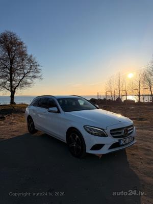 White Mercedes-Benz C-Class 2020 in Tallinn, with an engine capacity of 2.00 L and mileage of 195 thousand km for 23500 €, photo 4 on AUTOMOTO.COM.LV