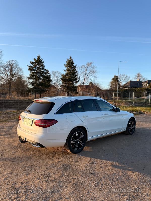 Balts Mercedes-Benz C-Class 2020 Tallina, ar dzinēja tilpumu 2.00 L un nobraukumu 195 tūkst. km par 23500 €, foto 4 vietnē AUTOMOTO.COM.LV