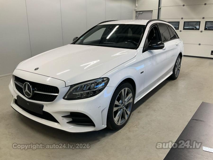 Balts Mercedes-Benz C-Class 2021 Tartu, ar dzinēja tilpumu 2.00 L un nobraukumu 210 tūkst. km par 25900 €, foto 1 vietnē AUTOMOTO.COM.LV