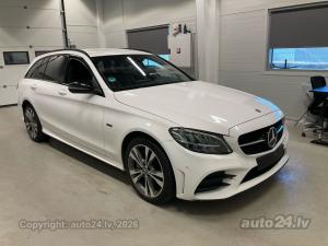 Balts Mercedes-Benz C-Class 2021 Tartu, ar dzinēja tilpumu 2.00 L un nobraukumu 210 tūkst. km par 25900 €, foto 3 vietnē AUTOMOTO.COM.LV