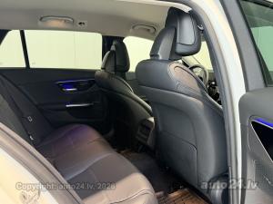 White Mercedes-Benz C-Class 2022 in Tartu, with an engine capacity of 2.00 L and mileage of 213 thousand km for 25900 €, photo 10 on AUTOMOTO.COM.LV