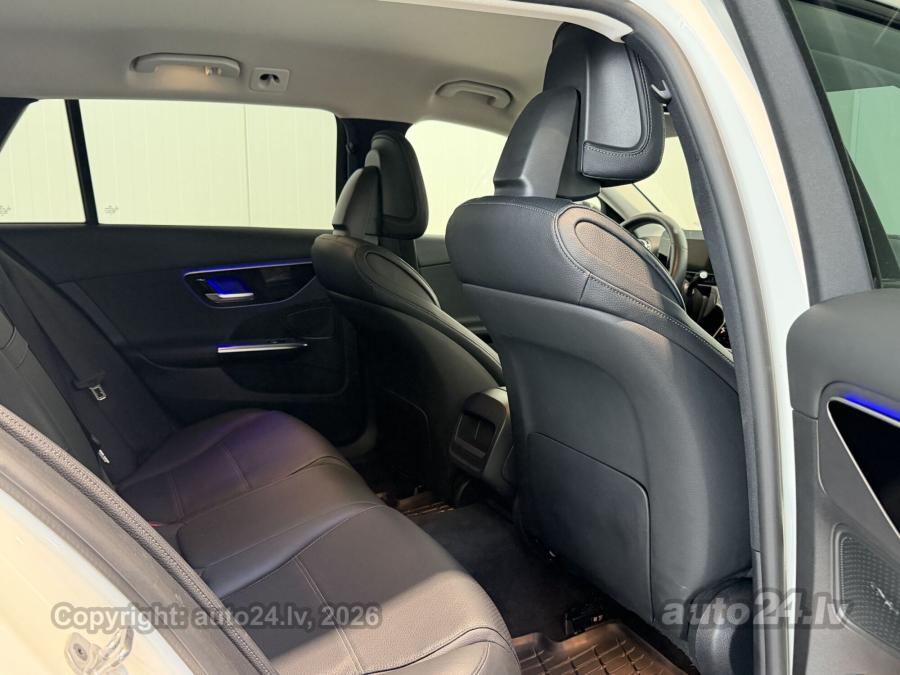 White Mercedes-Benz C-Class 2022 in Tartu, with an engine capacity of 2.00 L and mileage of 213 thousand km for 25900 €, photo 10 on AUTOMOTO.COM.LV