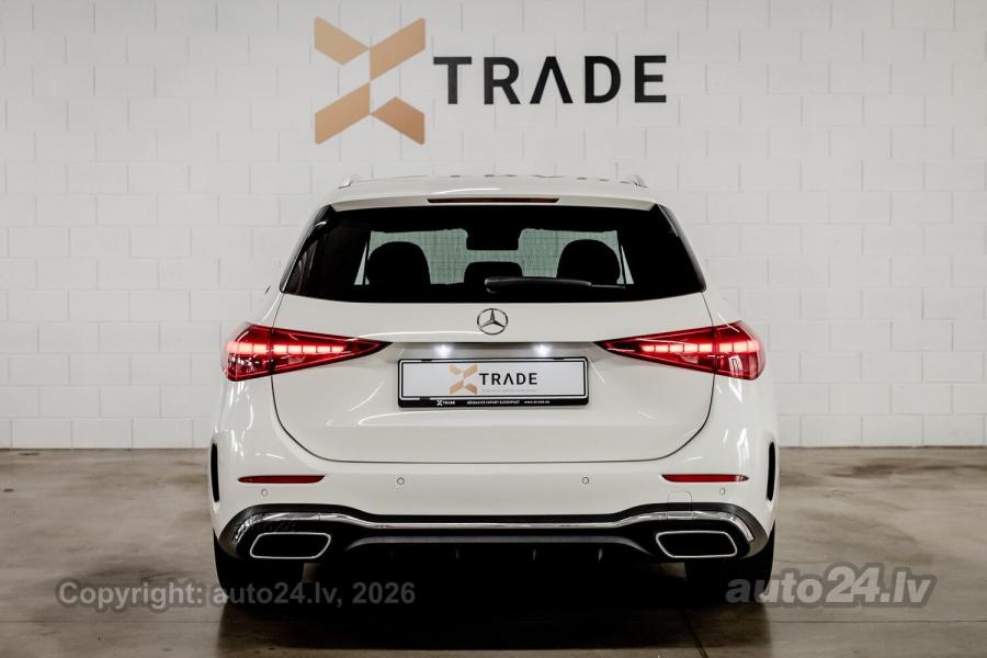 White Mercedes-Benz C-Class 2022 in Parnu, with an engine capacity of 2.00 L and mileage of 249 thousand km for 21900 €, photo 5 on AUTOMOTO.COM.LV