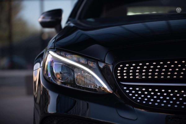 Black Mercedes-Benz C43 AMG 2017 in Vilnius, with an engine capacity of 3.00 L and mileage of 60 thousand km for 27800 €, photo 3 on AUTOMOTO.COM.LV